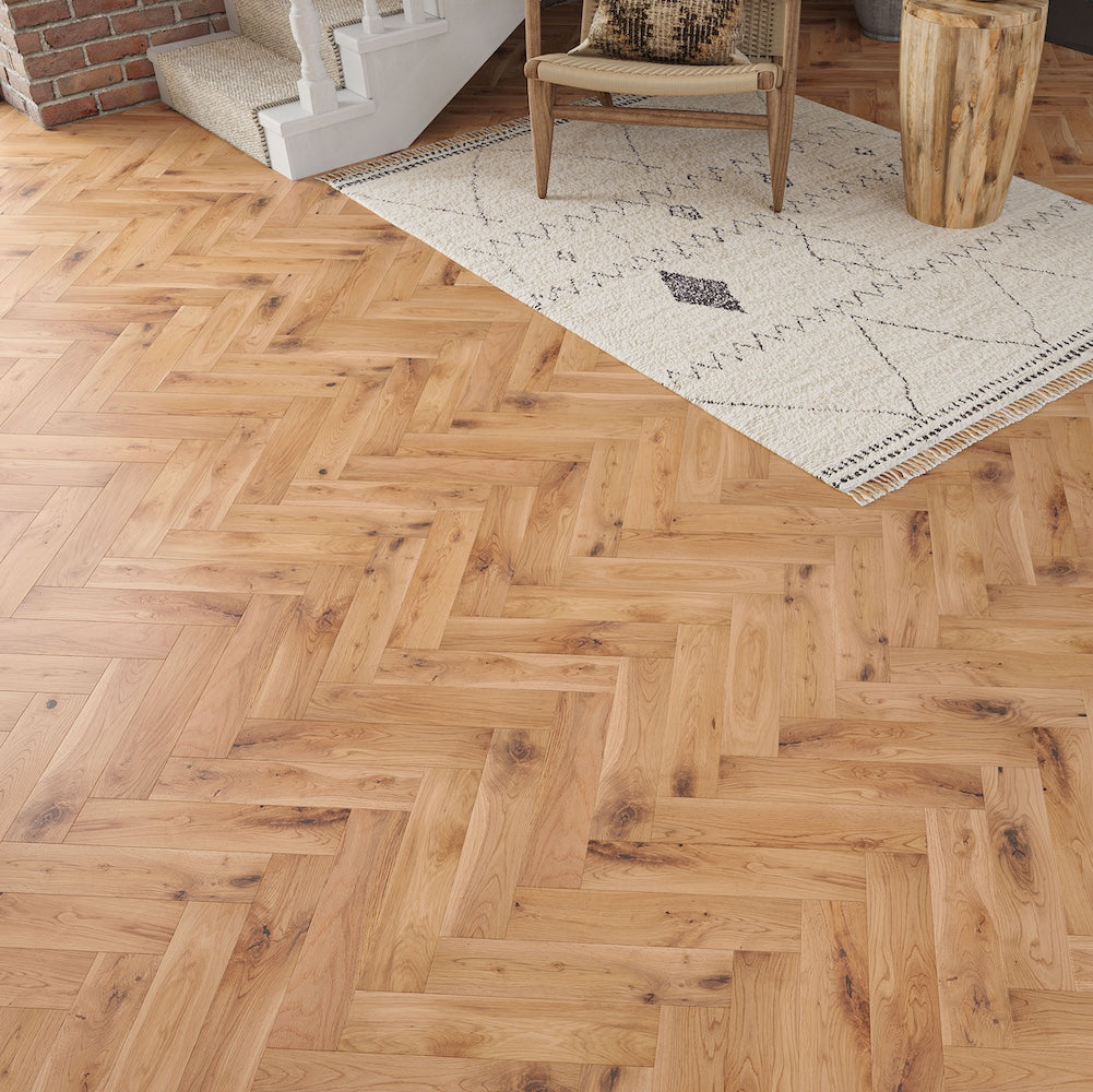 Lusso Verona Natural Smooth Lacquered Rustic Herringbone Solid Oak Flo